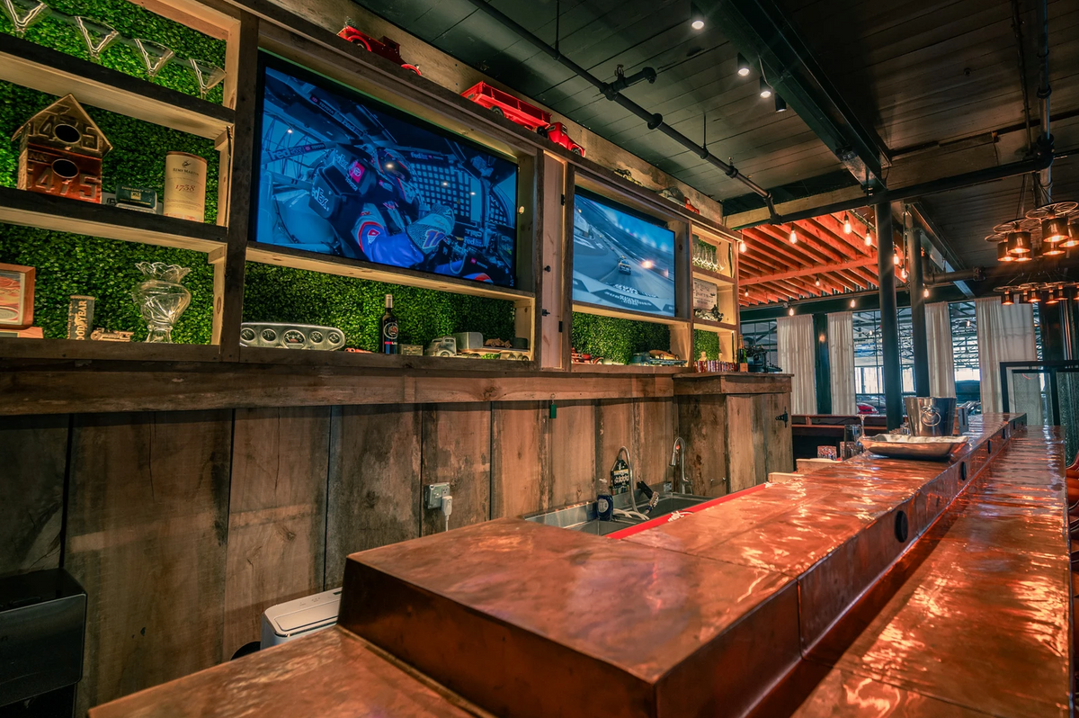 Lounge Membership– Redline Restorations